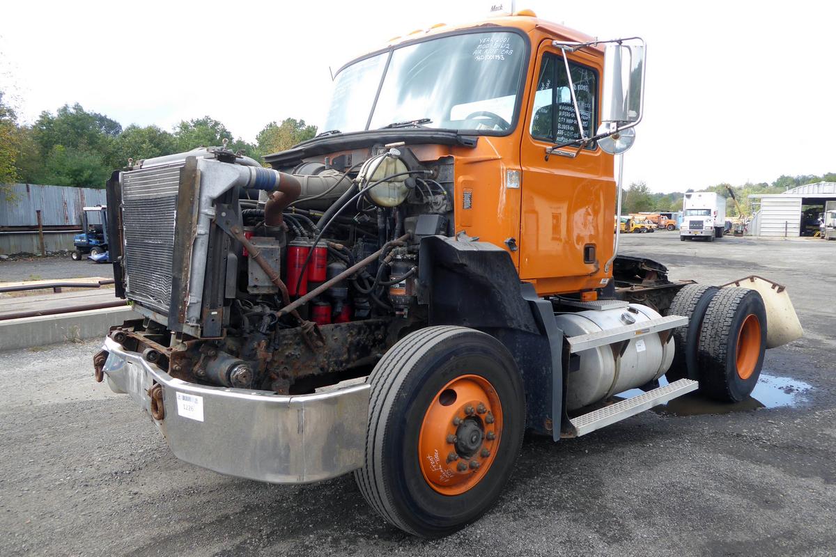 2001 Mack CH612 Single Axle Day Cab Tractor for sale by Arthur Trovei ...