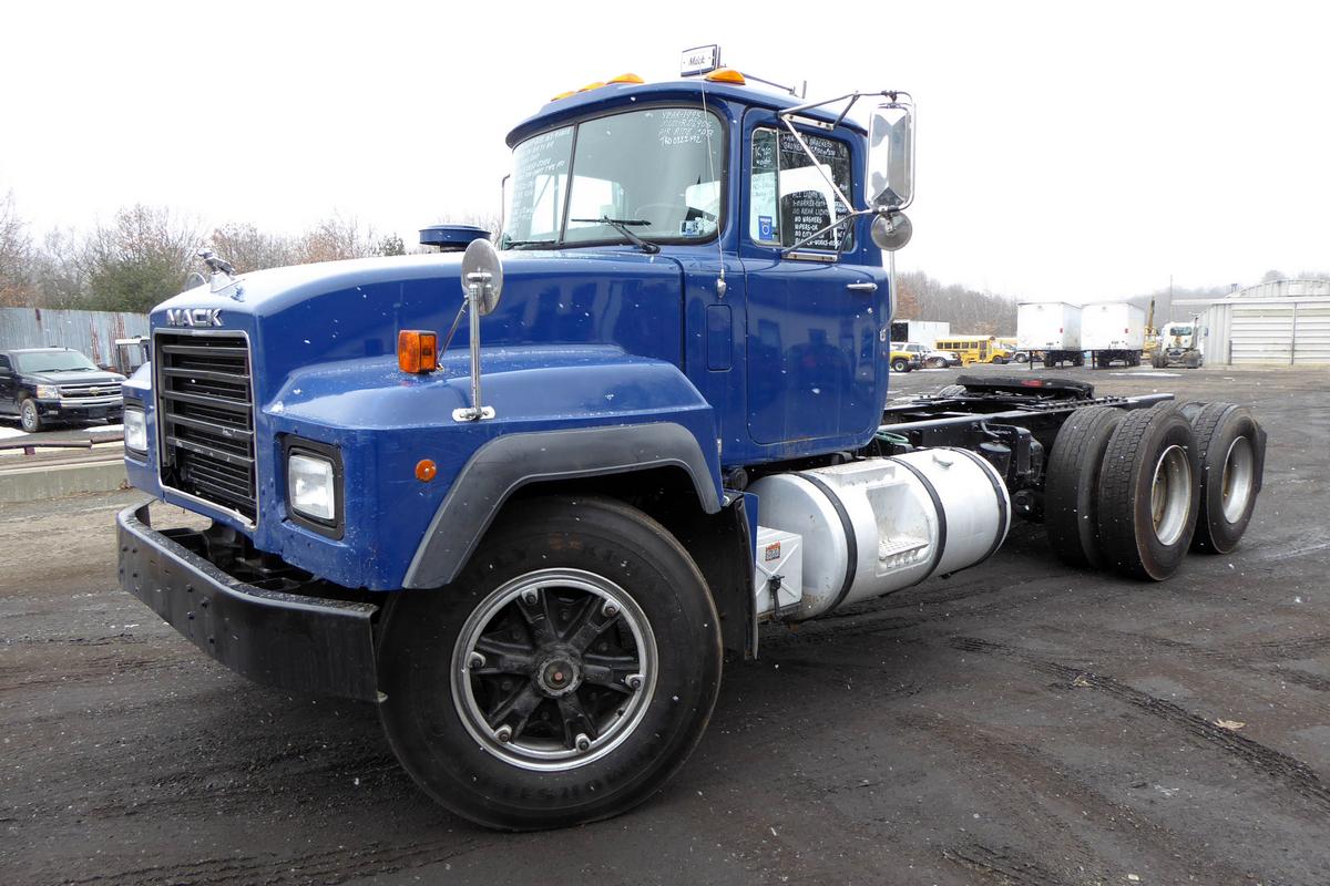 1995 Mack RD690S Tandem Axle Day Cab Tractor for sale by Arthur Trovei & Sons - used truck dealer