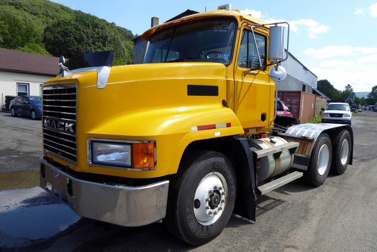2002 Mack CH613 Tandem Axle Day Cab Tractor for sale by Arthur Trovei ...