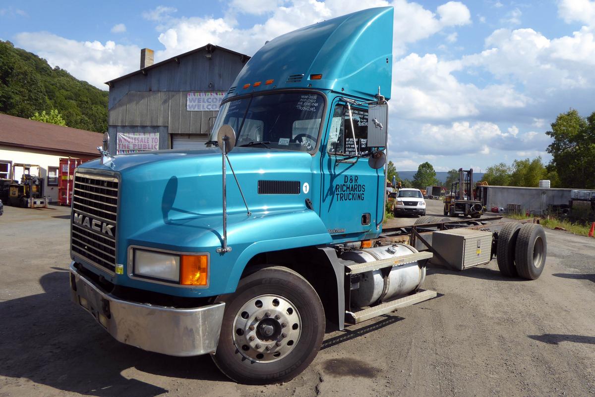 2002 Mack CH612 Single Axle Cab and Chassis for sale by Arthur Trovei ...