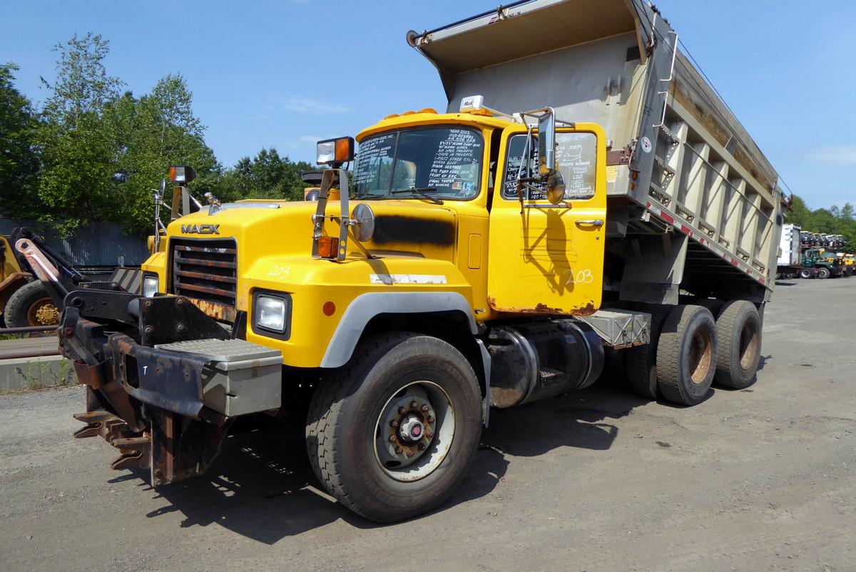 2002 Mack RD688S Tandem Axle Dump Truck for sale by Arthur Trovei ...