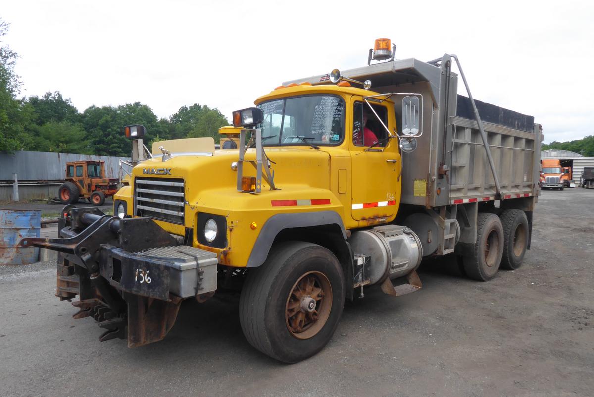 1996 Mack RD690S Tandem Axle Dump Truck for sale by Arthur Trovei ...