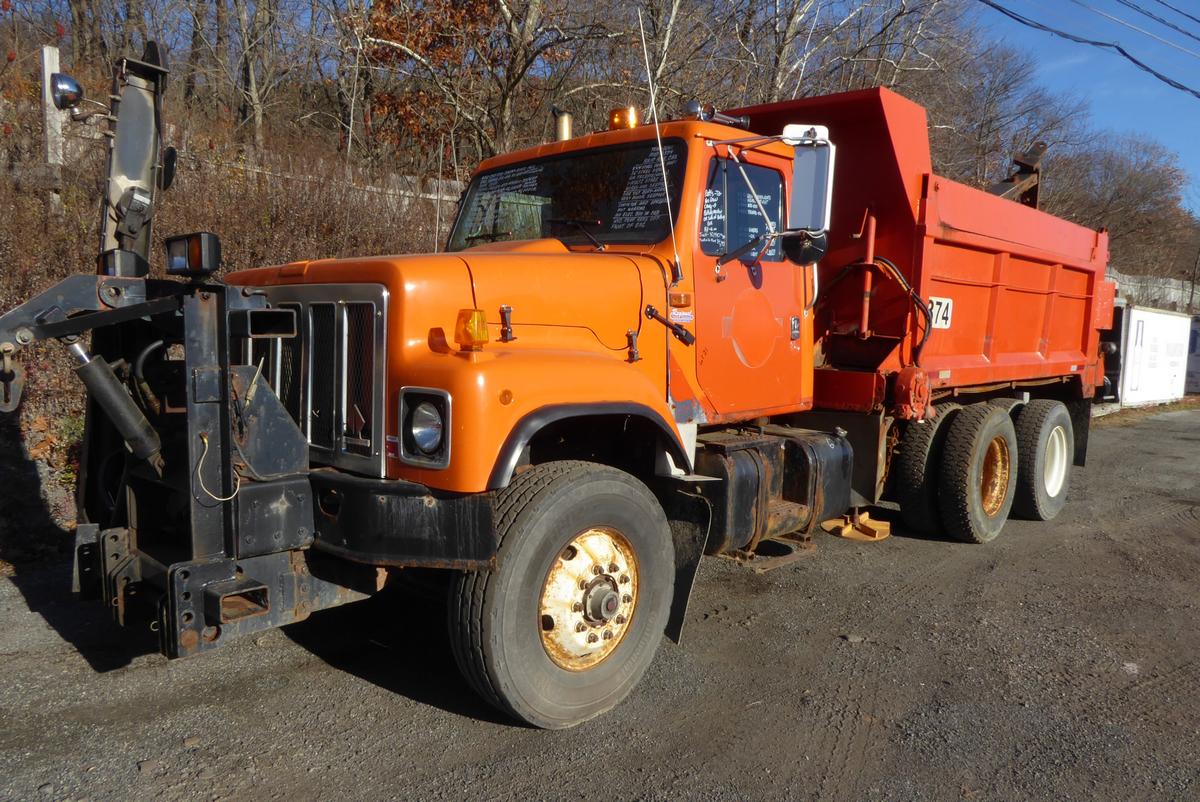 2001 International 2574 Tandem Axle Dump Truck for sale by Arthur ...