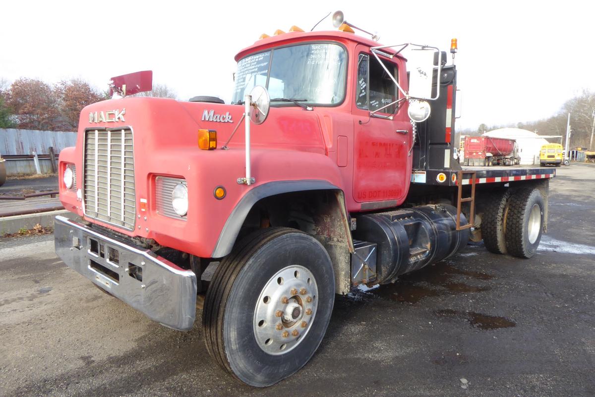 1989 Mack R688T Single Axle Flatbed Truck for sale by Arthur Trovei ...