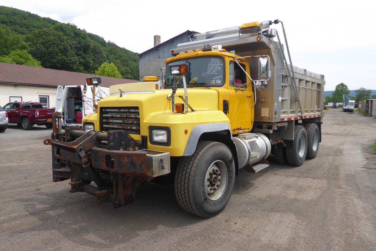 2003 Mack RD688S Tandem Axle Dump Truck for sale by Arthur Trovei ...